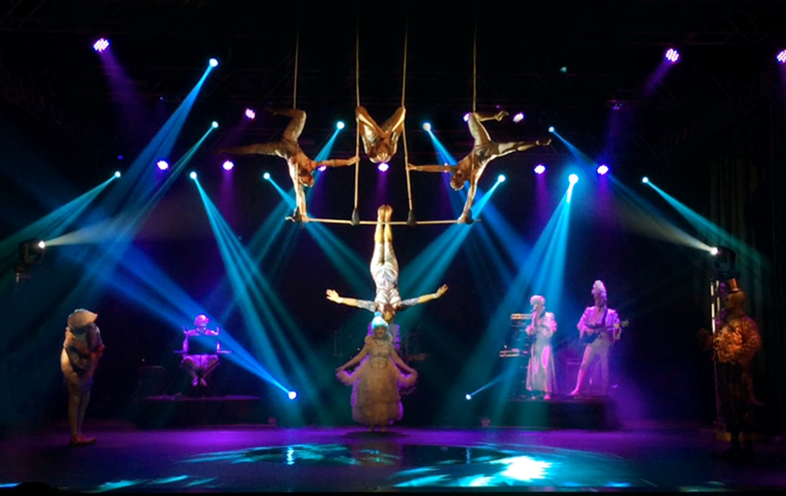 Estrela do Cirque du Soleil traz show de circo a Curitiba