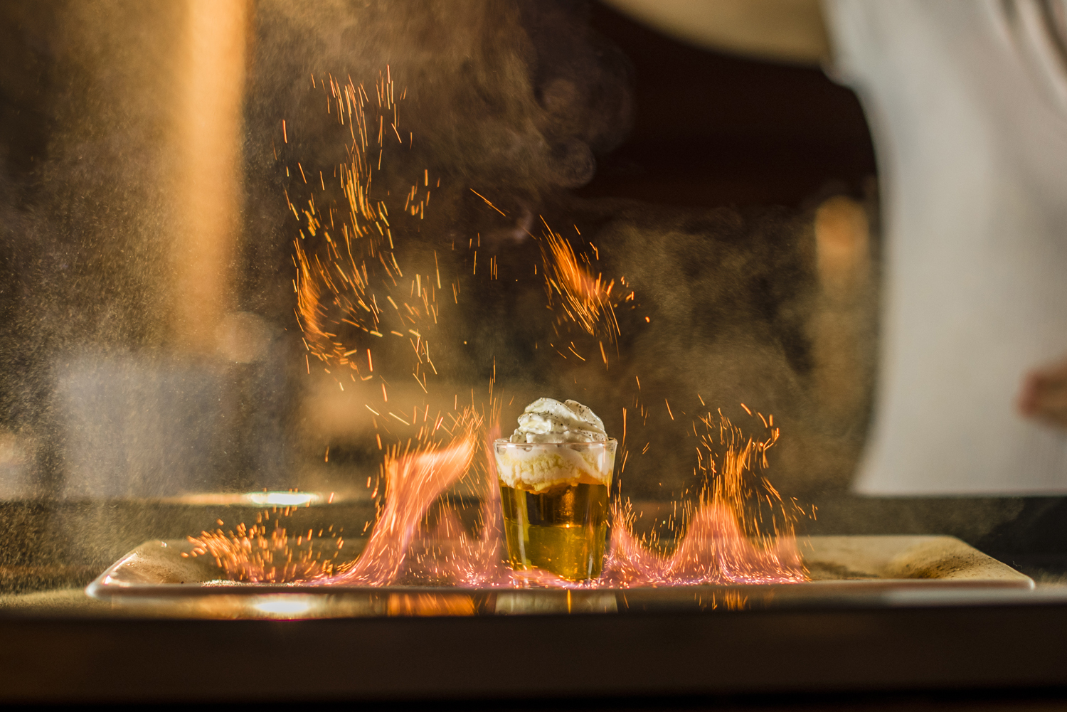 Onde tomar drinks que pegam fogo em Curitiba | Bares | Guia Gazeta do Povo